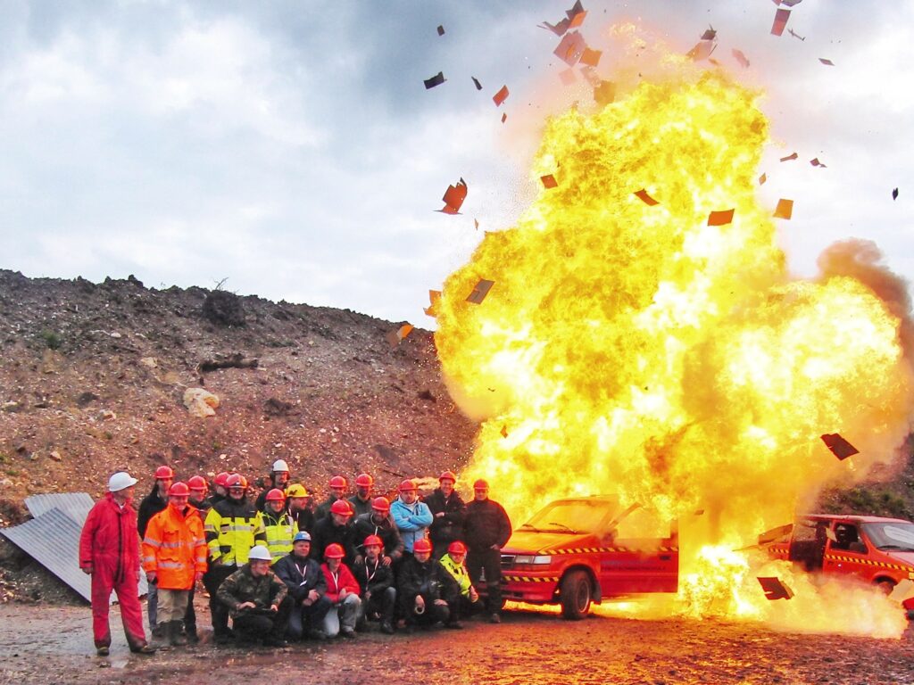 Hummig Effects – Pyrotechnikerschule, Schulungen & Spezialeffektebau